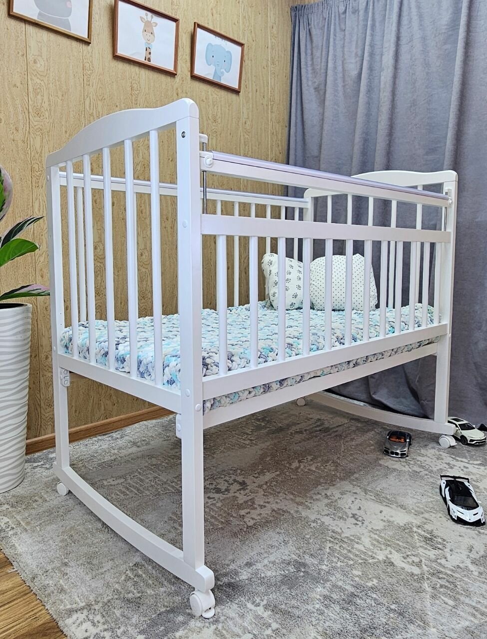 Кровать детская для новорожденных Мила-2 колесо-качалка / светлая кроватка