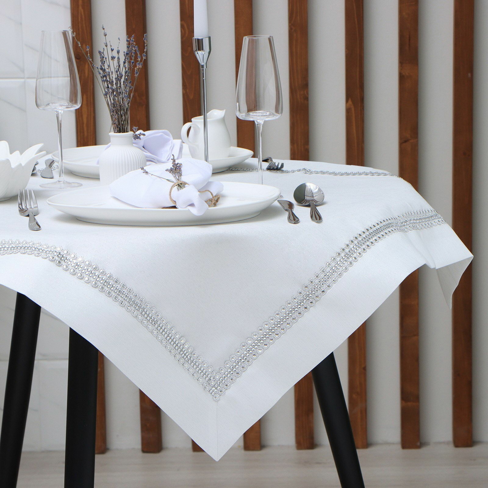 Скатерть со стразами, 85x85+-5 см, белая, сезон: весна, тематика праздника: универсальная тематика
