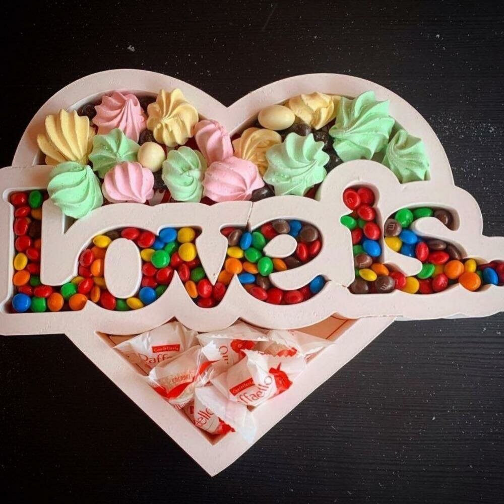 Бокс со сладостями для мамы Love is