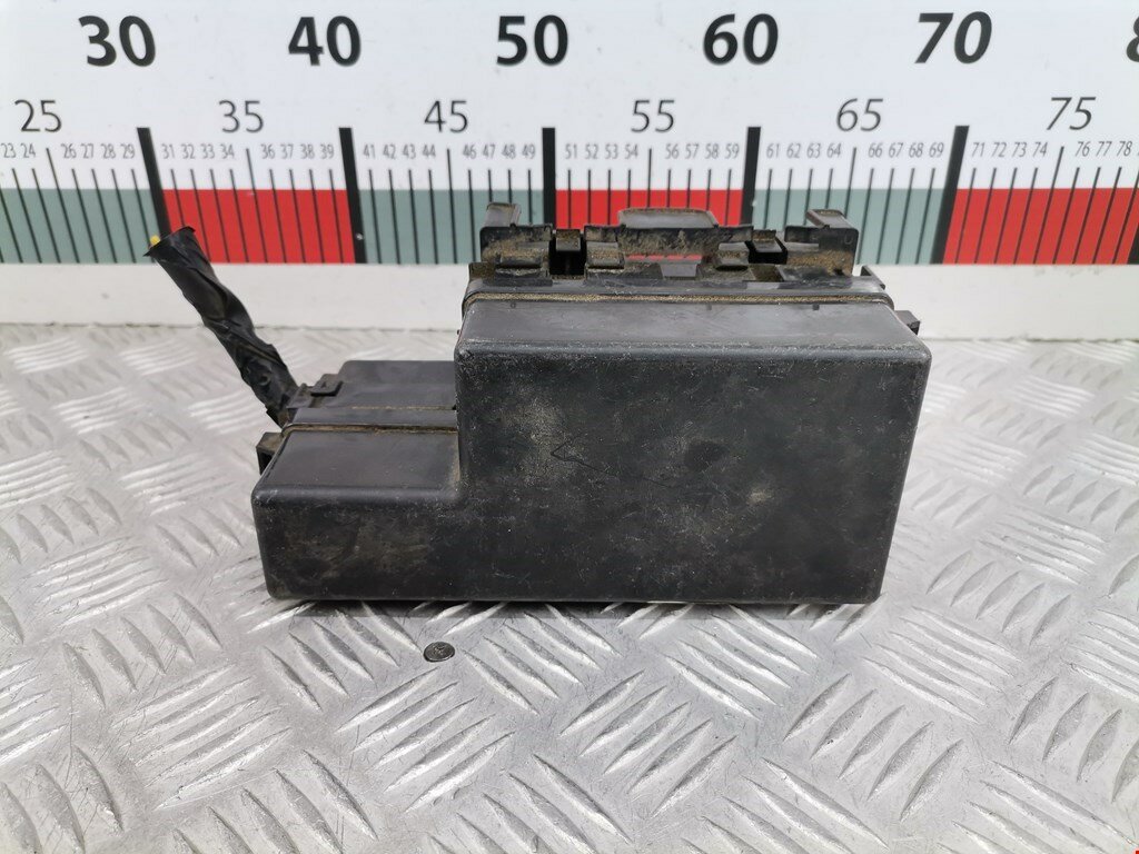 Блок реле Nissan Armada (TA60) 243827S010 арт. 748162