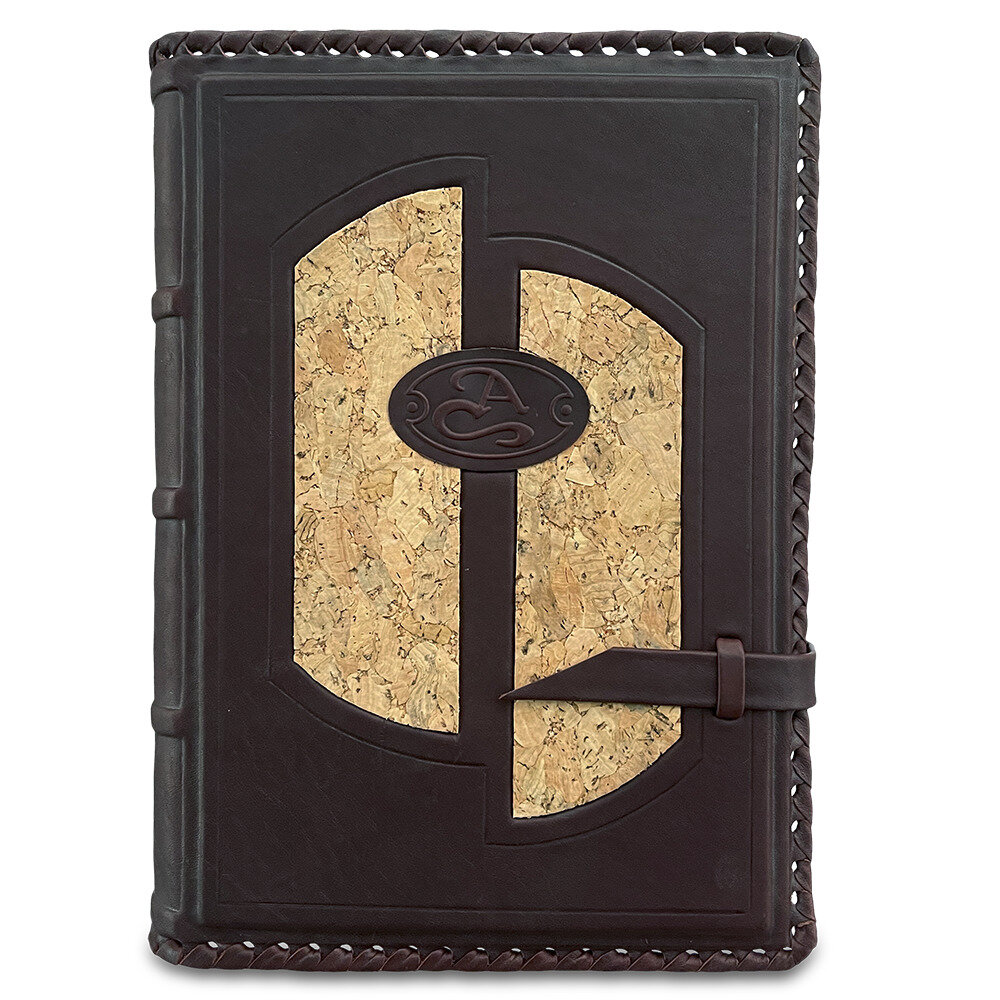 Ежедневник в кожаном переплете