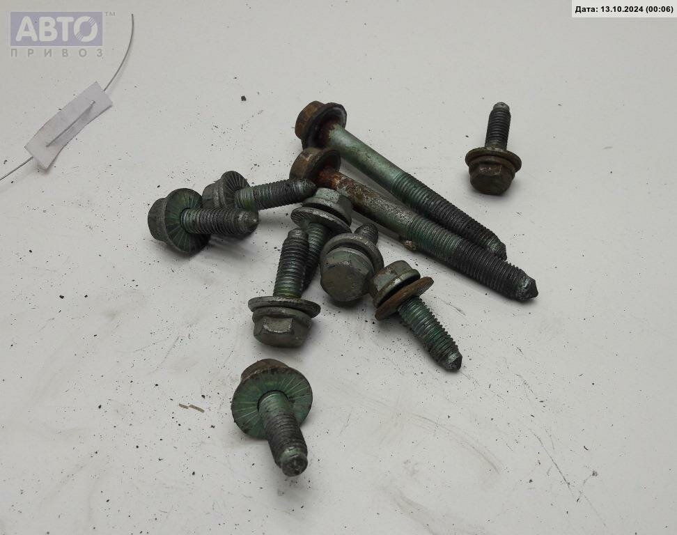 Болт крепления Volkswagen Touran