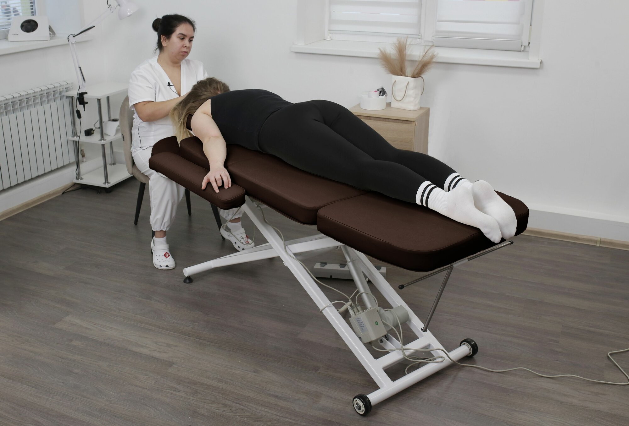 Массажный стол К3 обивка коричневая, 2 электропривода/кушетка массажная