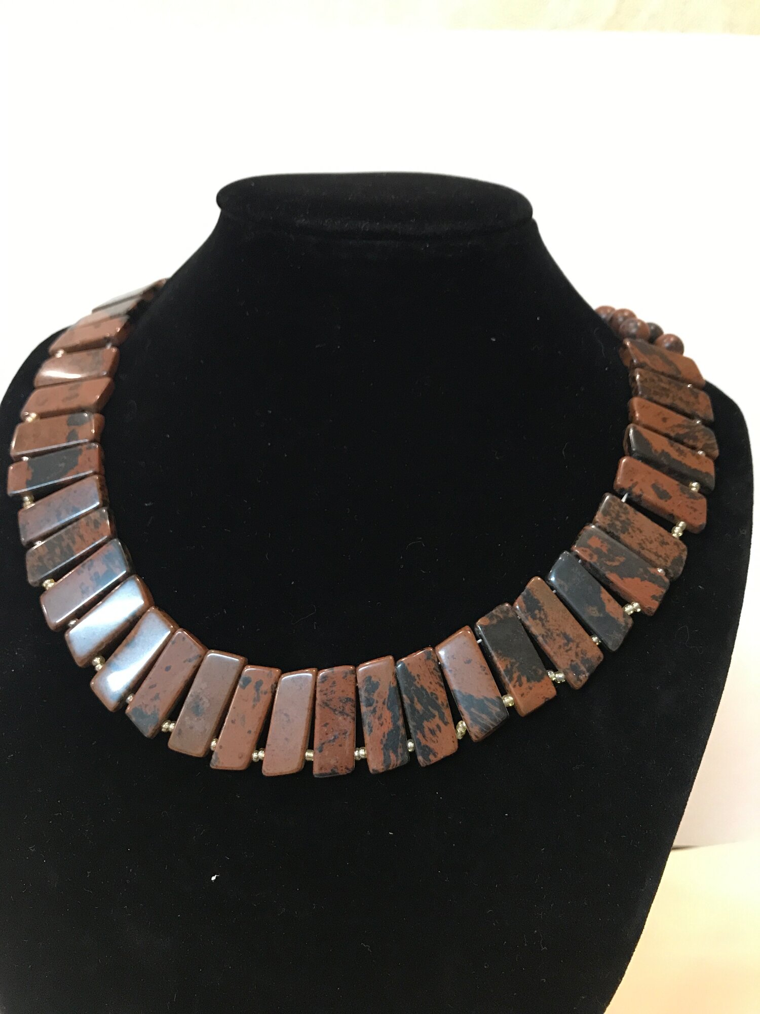 Колье, яшма