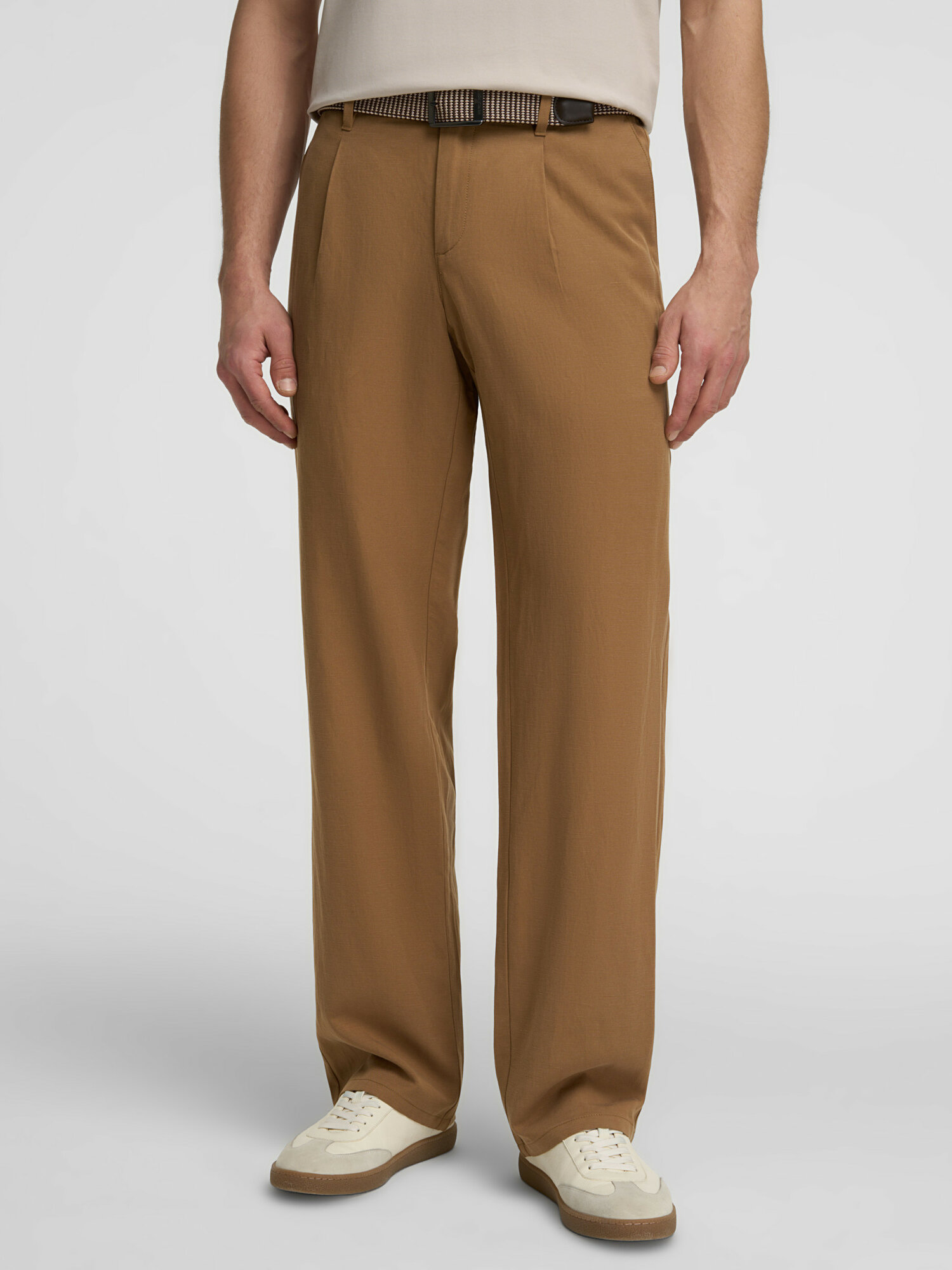 Брюки чинос