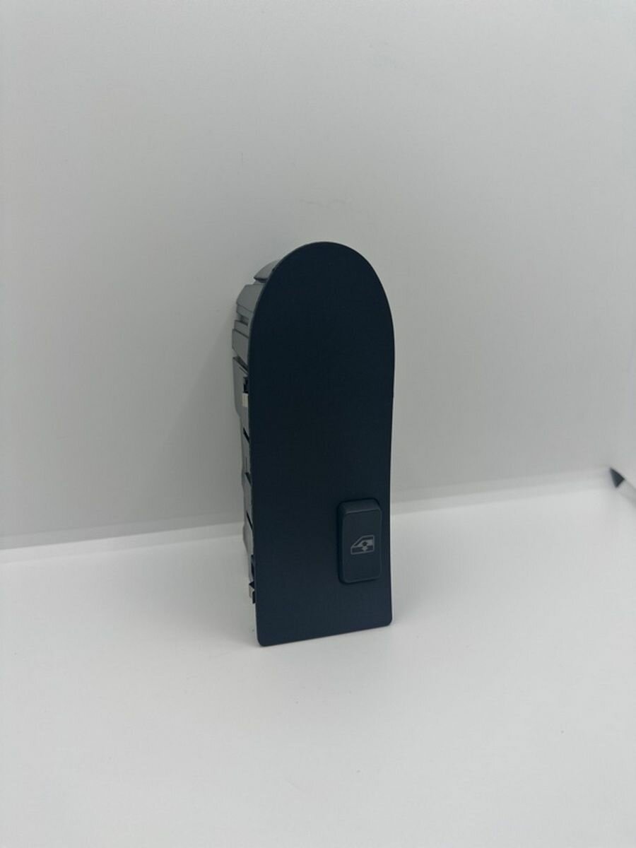 Блок управления стеклоподъемника левый Man Tga