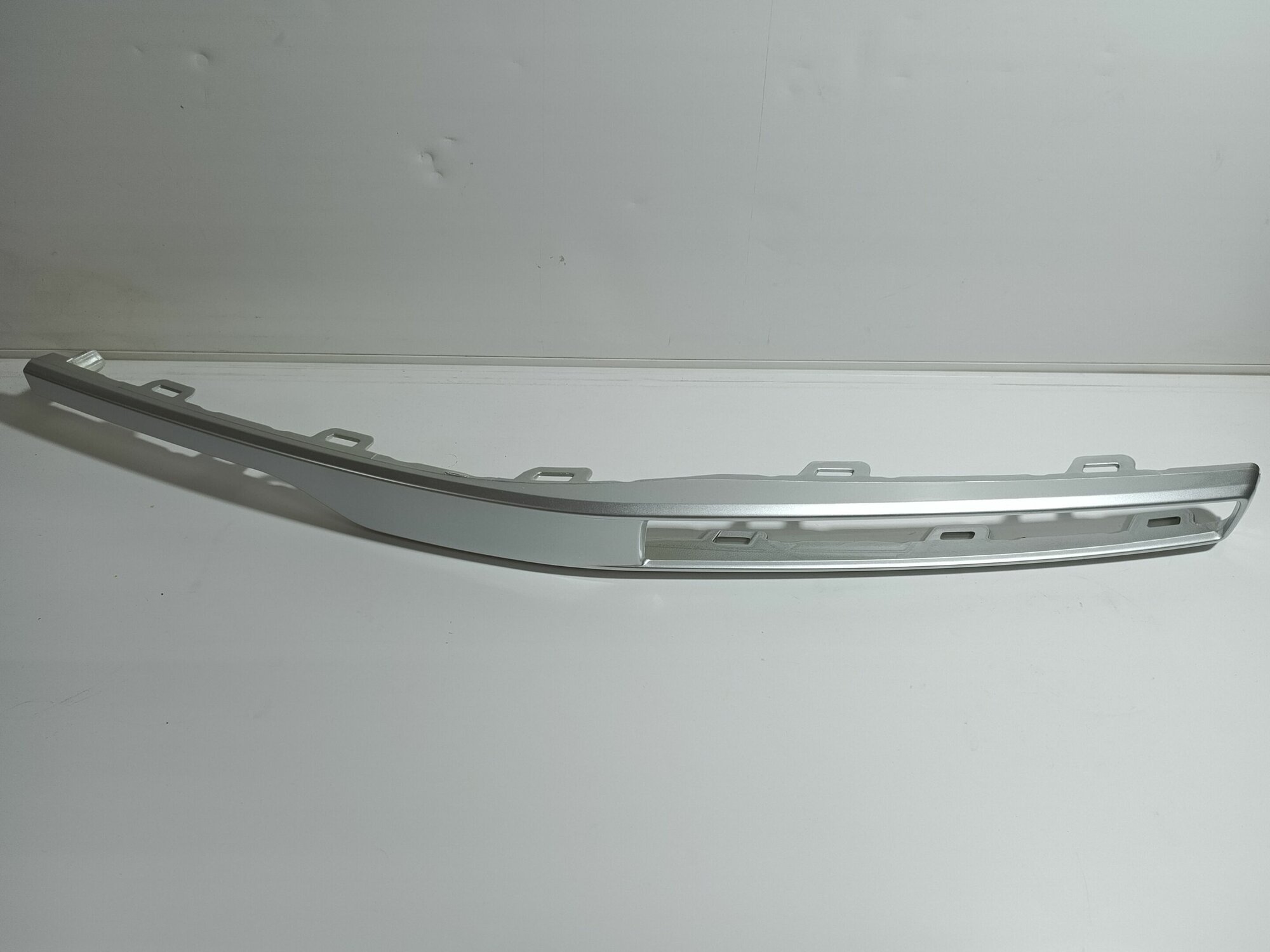 Молдинг бампера переднего правый (серебро) SAT Chery Tiggo 4 FL (2018+) [2.0 16V 5MT внедорожник]