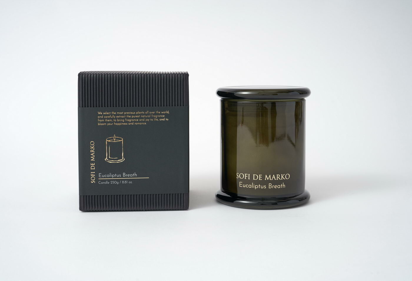 Свеча Ароматическая Sofi de Marko Eucaliptus Breath (250гр) Аромат: древесный: дубовый мох, ваниль, пихта, эвкалипт;