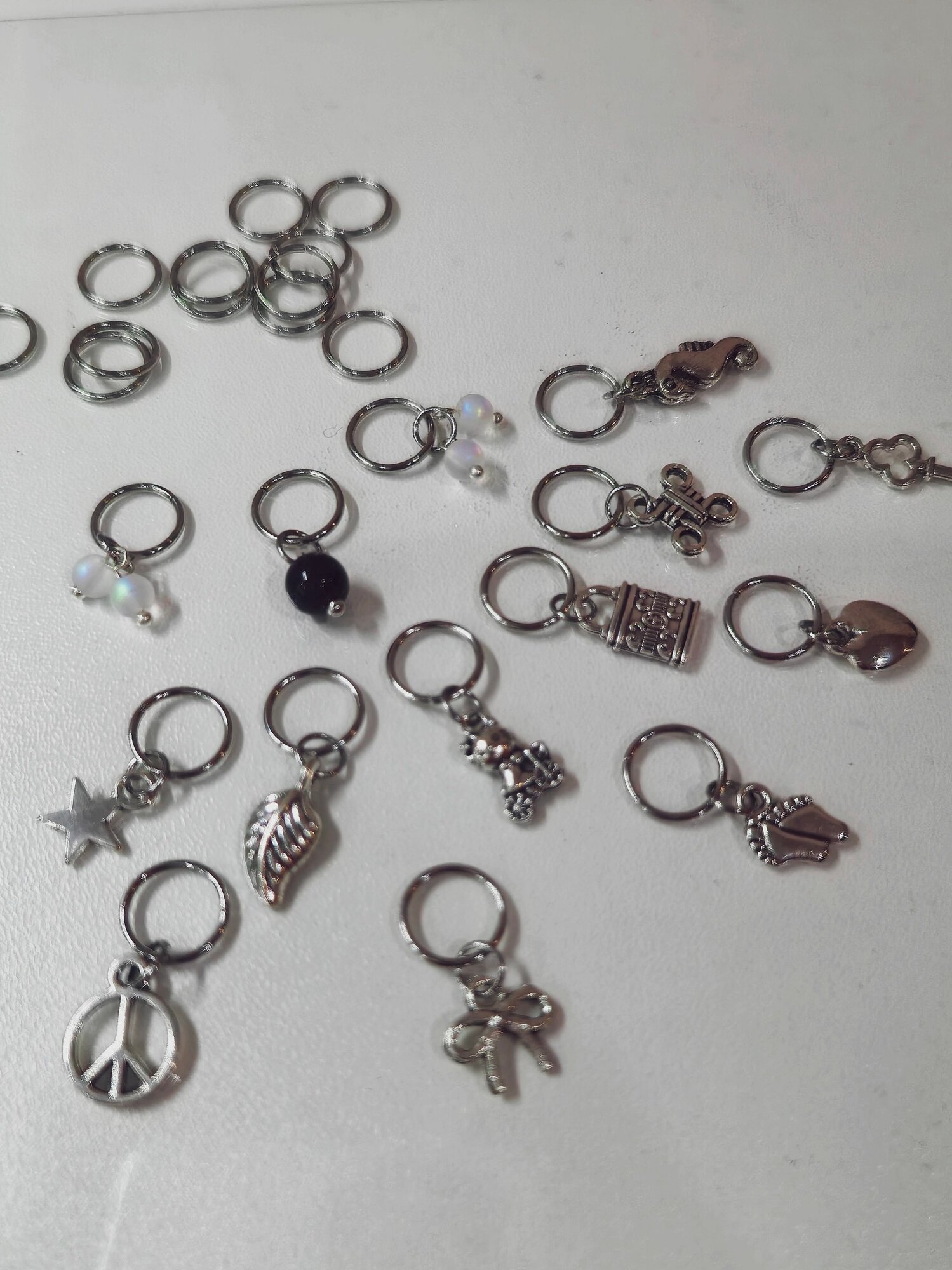 Колечки, подвески для волос. Ручная работа. С опалом и агатом.