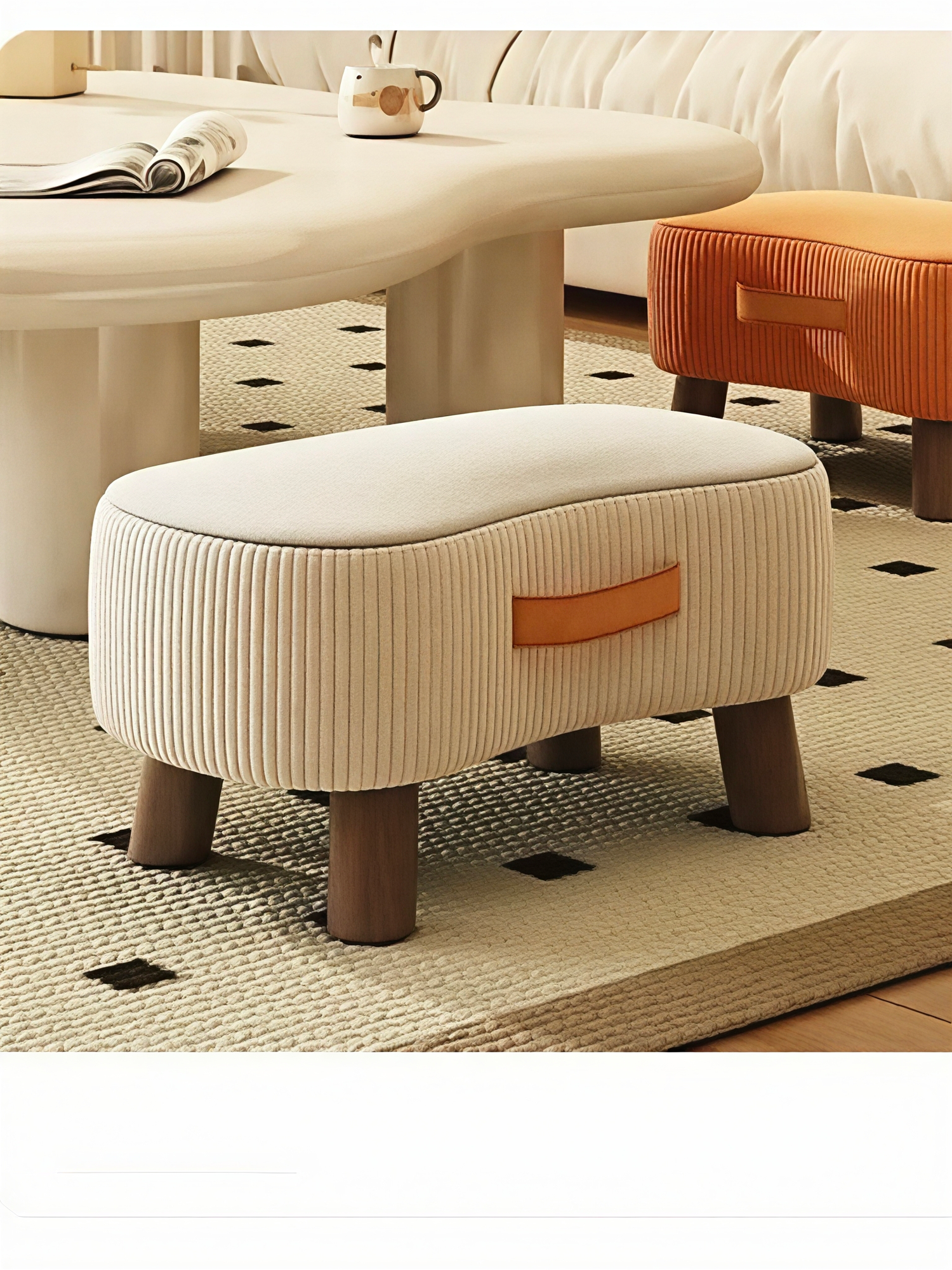 Бытовой массив дерева простой мягкий низкий табурет, белый