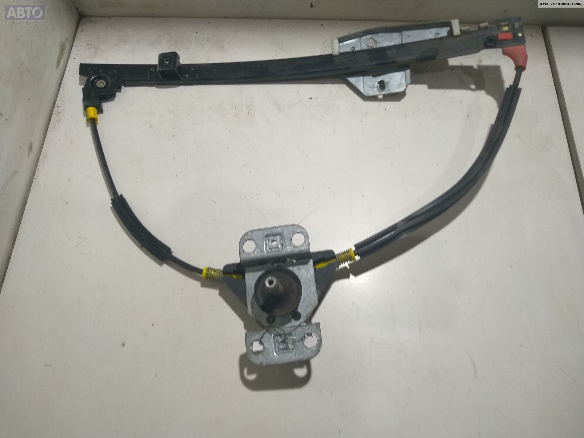 Стеклоподъемник механический задний правый Volkswagen Passat B4