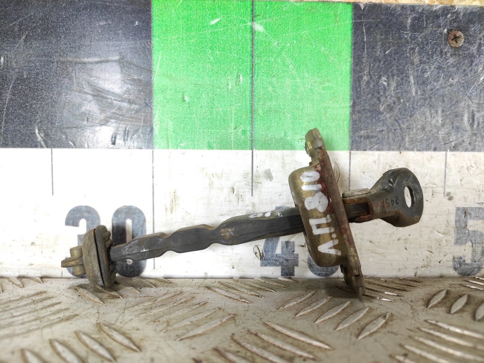 Ограничитель двери передний MAZDA 6 GG GJ6A58270B