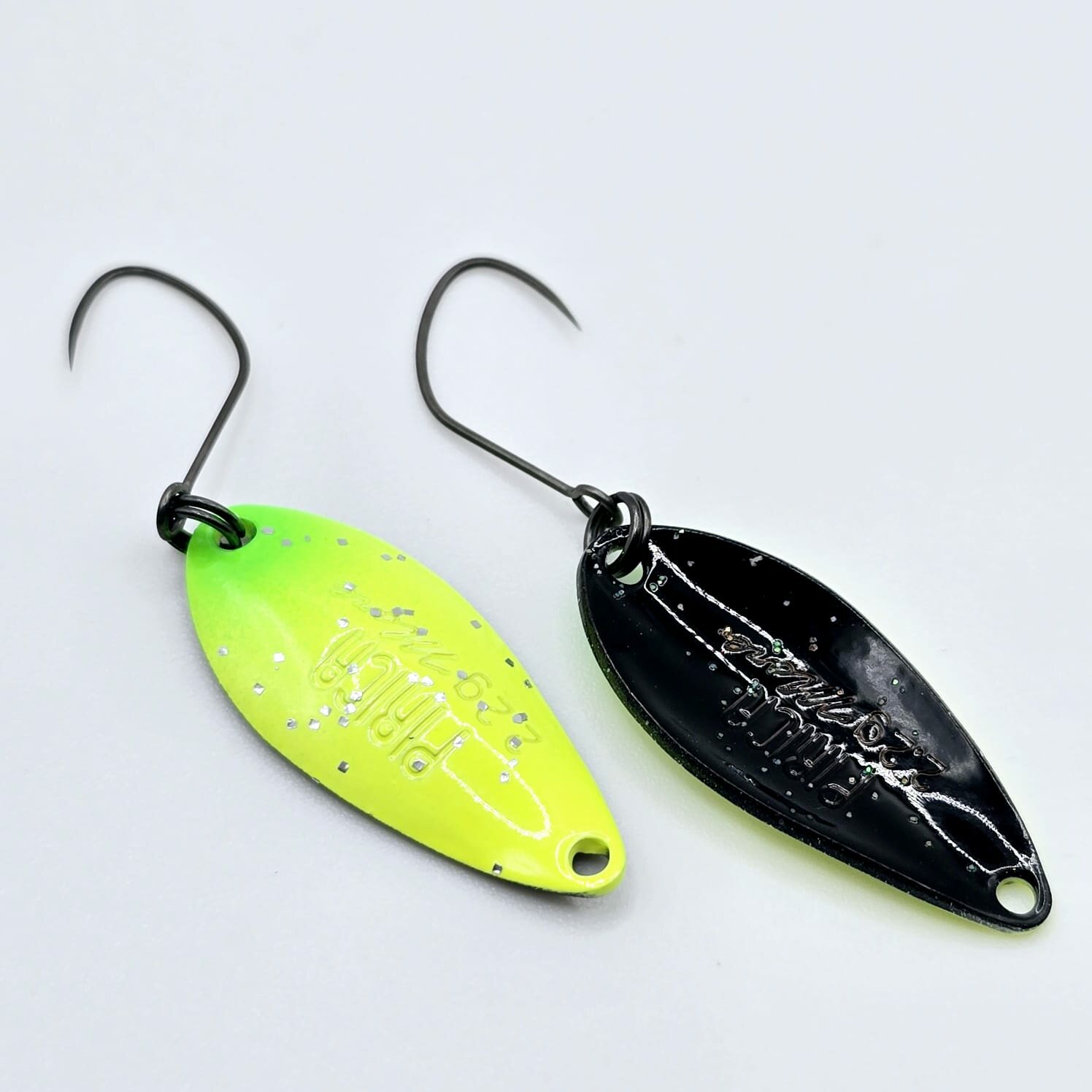 Блесна Yarie "Pirica" вес 2,2 грамма, цвет N11, безбородый крючок, для ловли форели