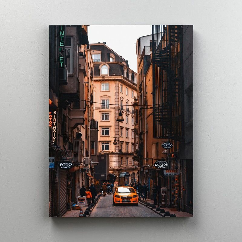 Интерьерная картина на холсте "Узкая улочка среди старых каменных домов" размер 22x30 см