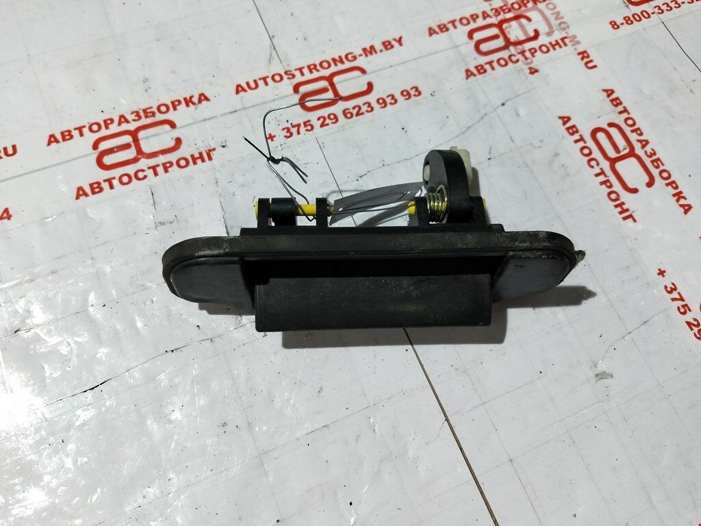 Ручка крышки багажника Mazda 323 BJ B25R62410A арт. 421440