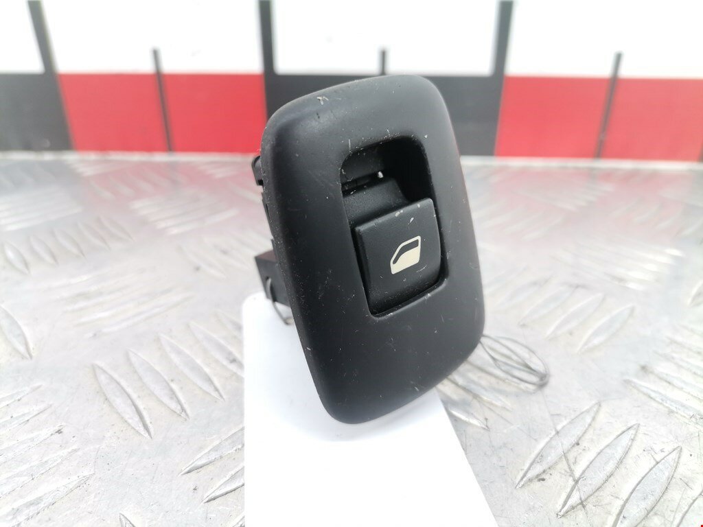 Кнопка стеклоподъемника Citroen C5 2 6490C6 арт. 1764157