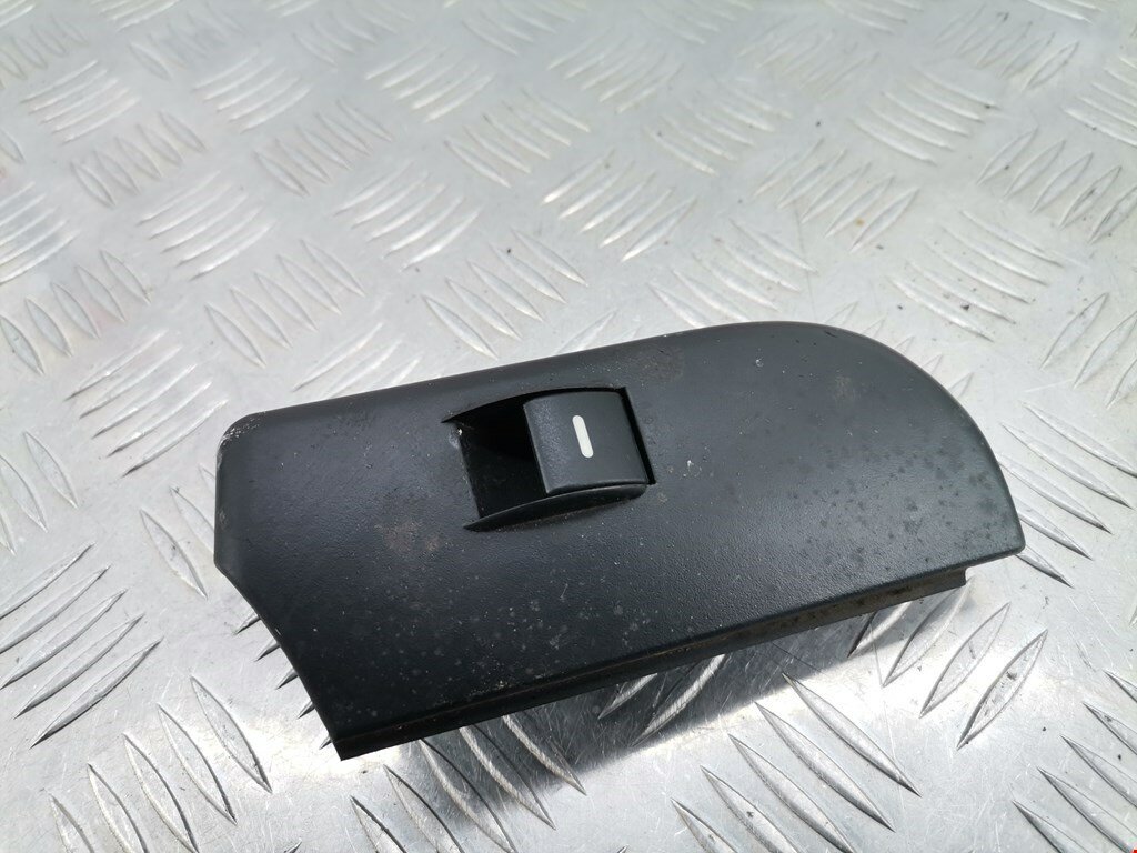 Кнопка стеклоподъемника Land Rover Range Rover 3 YUF000102PVA арт. 1691494