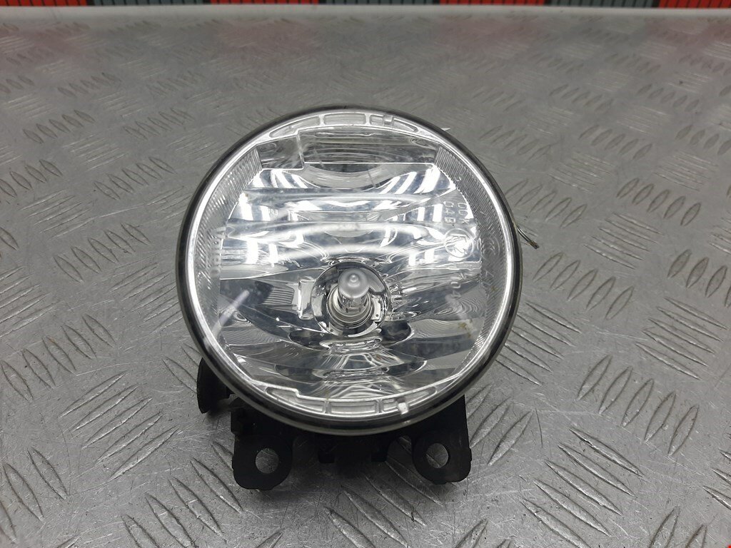 Фара противотуманная правая Renault Sandero 2 89208691 арт. 2104438