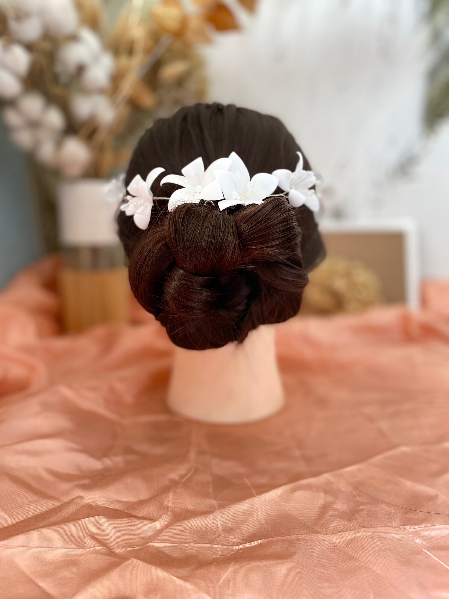 Шпильки для волос CasablancaWedding "Arthemida", белые, ручная работа, 2 шт