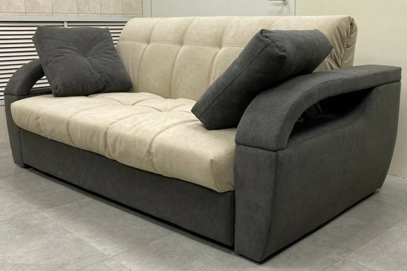 Прямой диван Монреаль 2 Onyx Велюр, аккордеон, 194х102х86 см