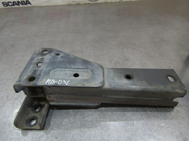 Кронштейн усилителя бампера левый Mercedes Actros