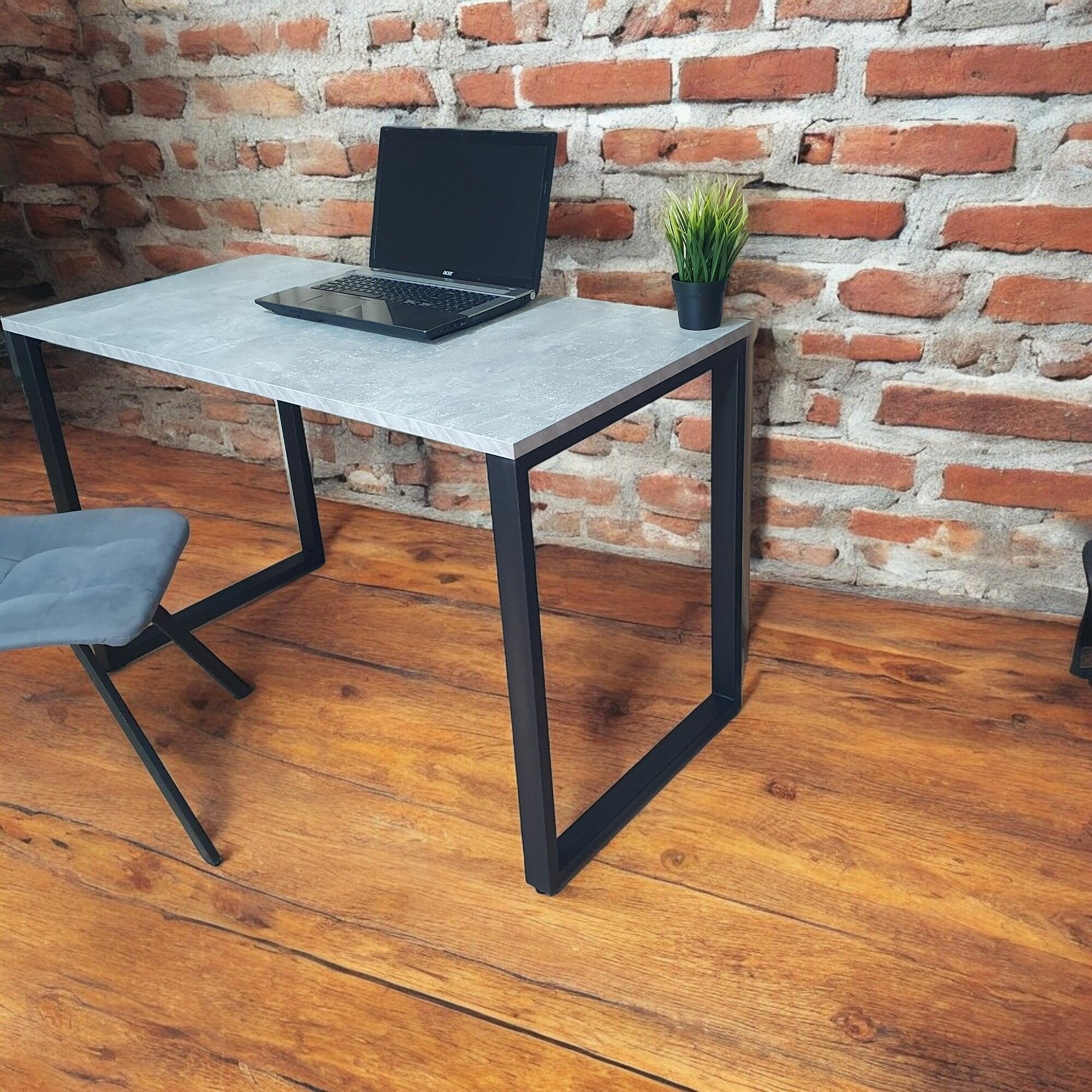 Игровой компьютерный стол/ Лофт, 120*60 см, цвет столешницы Бетон светлый, Ножки лофт черные