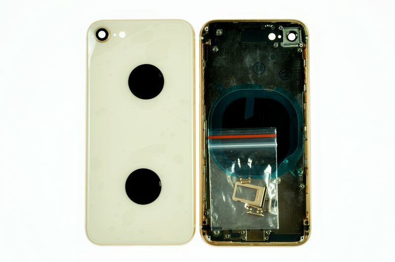 Корпус для iPhone 8 золотой
