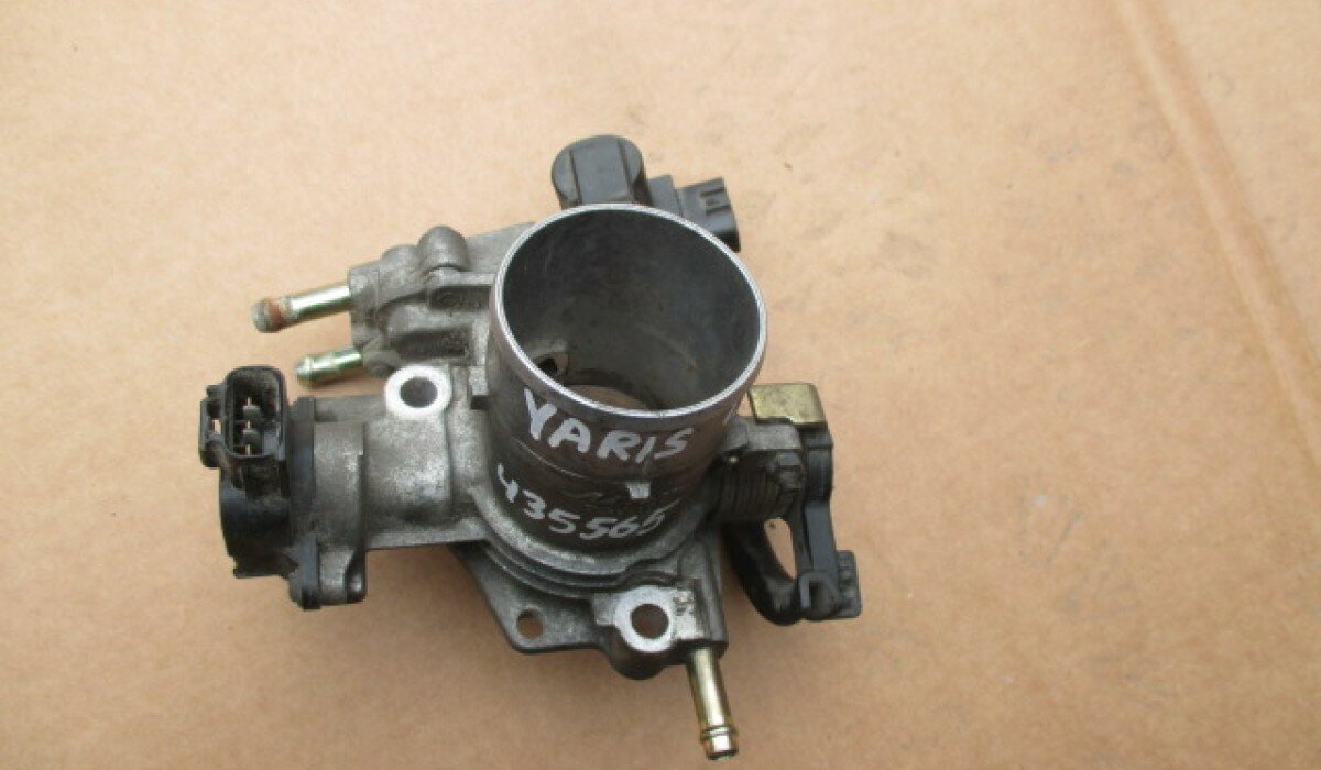 Заслонка дроссельная механическая Yaris Toyota