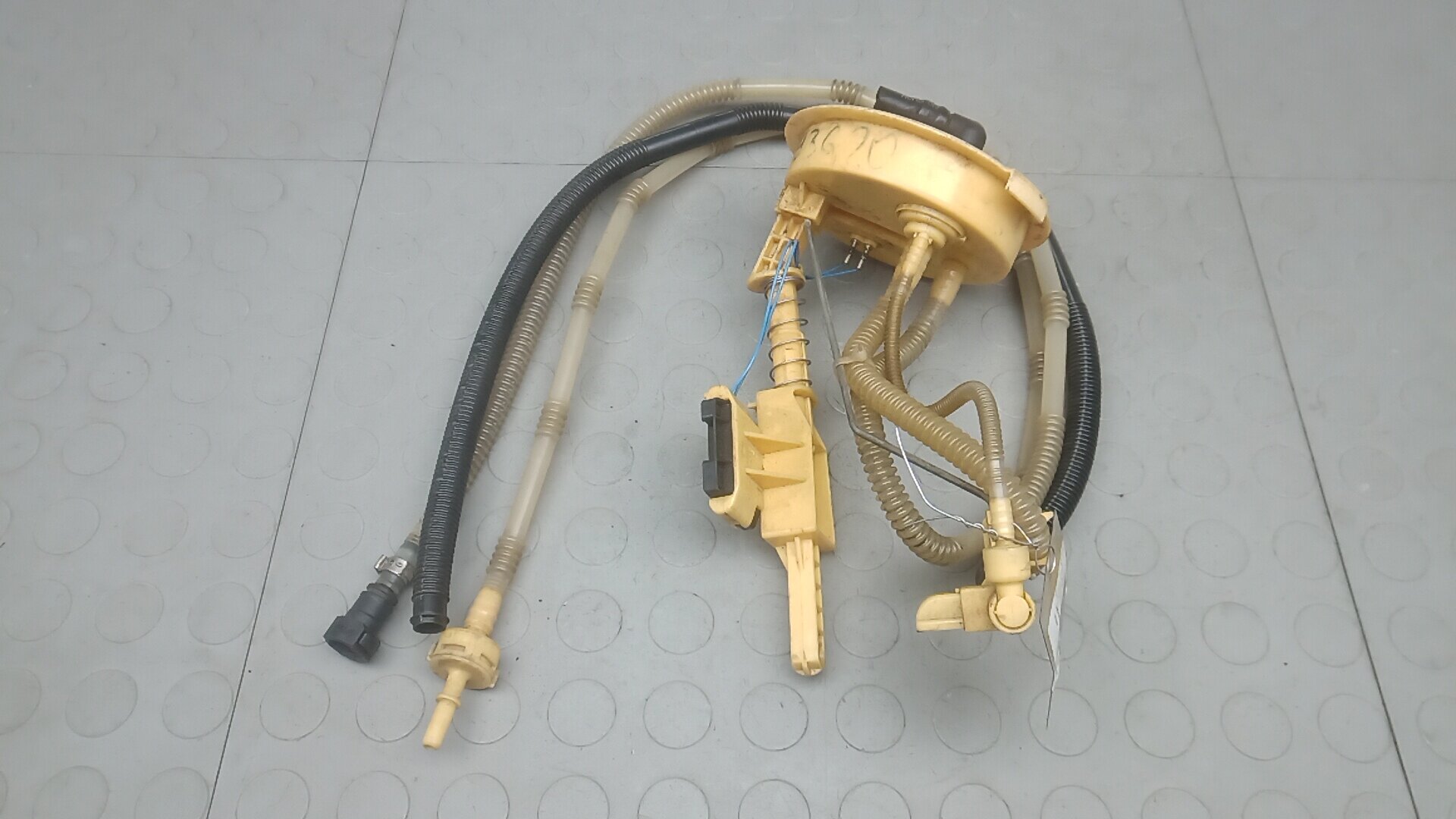 Датчик уровня топлива BMW 3 E90/E91, Номер 16117190944, 16117190947