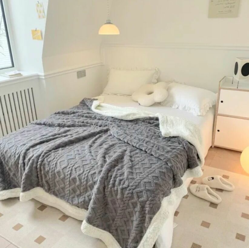 Плед двусторонний барашек 200x230, евро (декор - под вязаную косичку) Серый