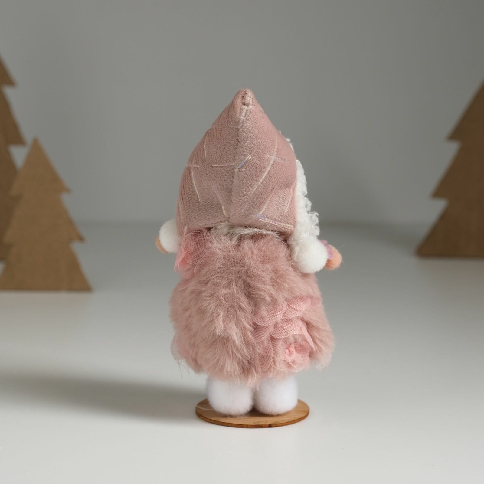 Кукла интерьерная "Девочка в тёплом розовом платьишке" 5,5х5,5х13,5 см