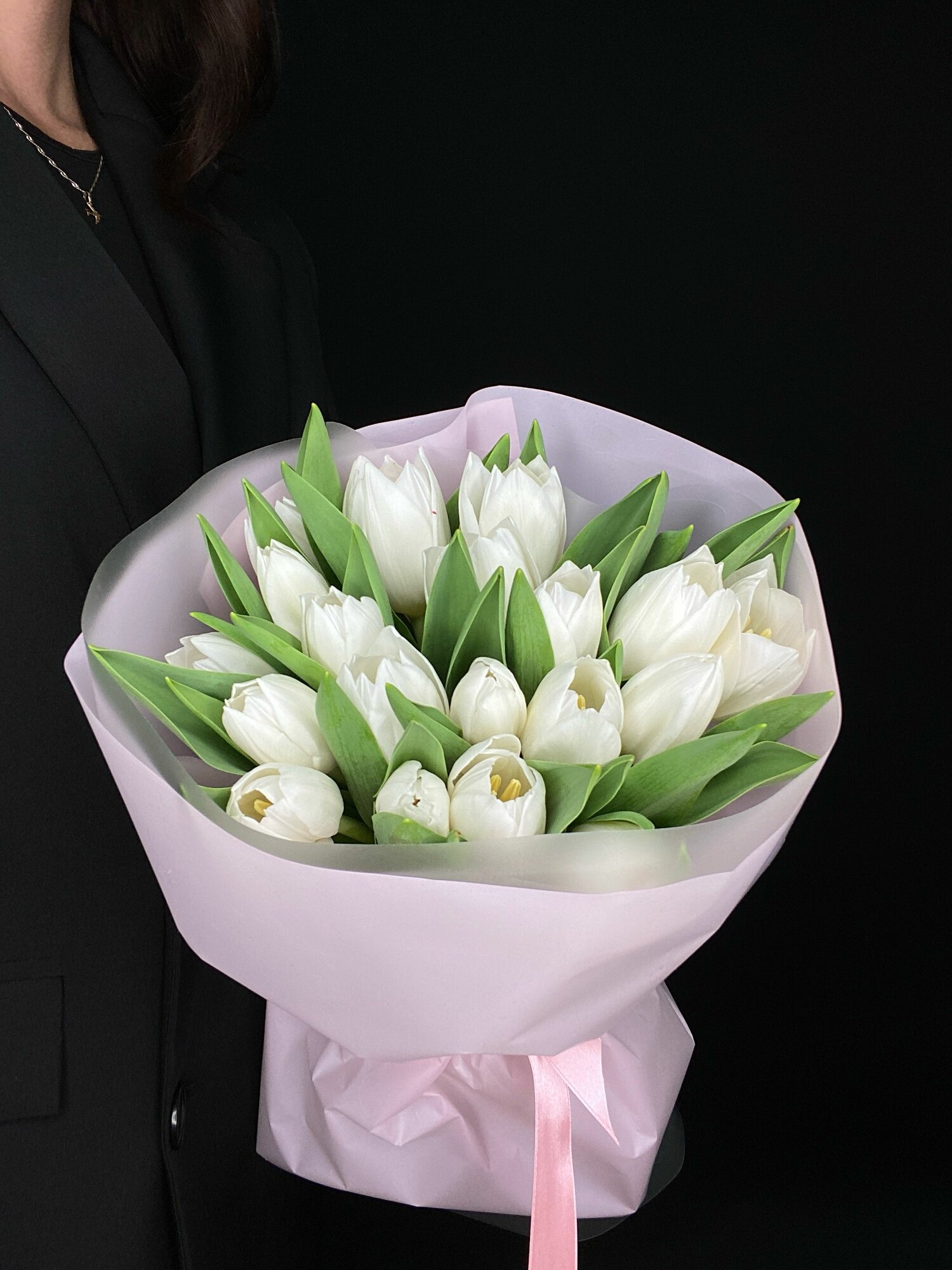 Монобукет «Белые тюльпаны», 19 цветков, 40 см х 25 см, цвет: белый