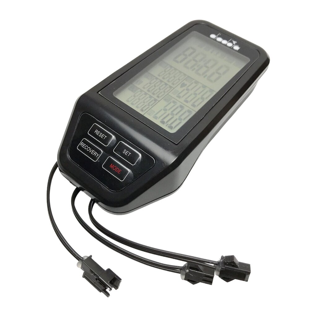 Легкий дисплей тренажеров показывает скорость, время, калории, частоту сердечных сокращений