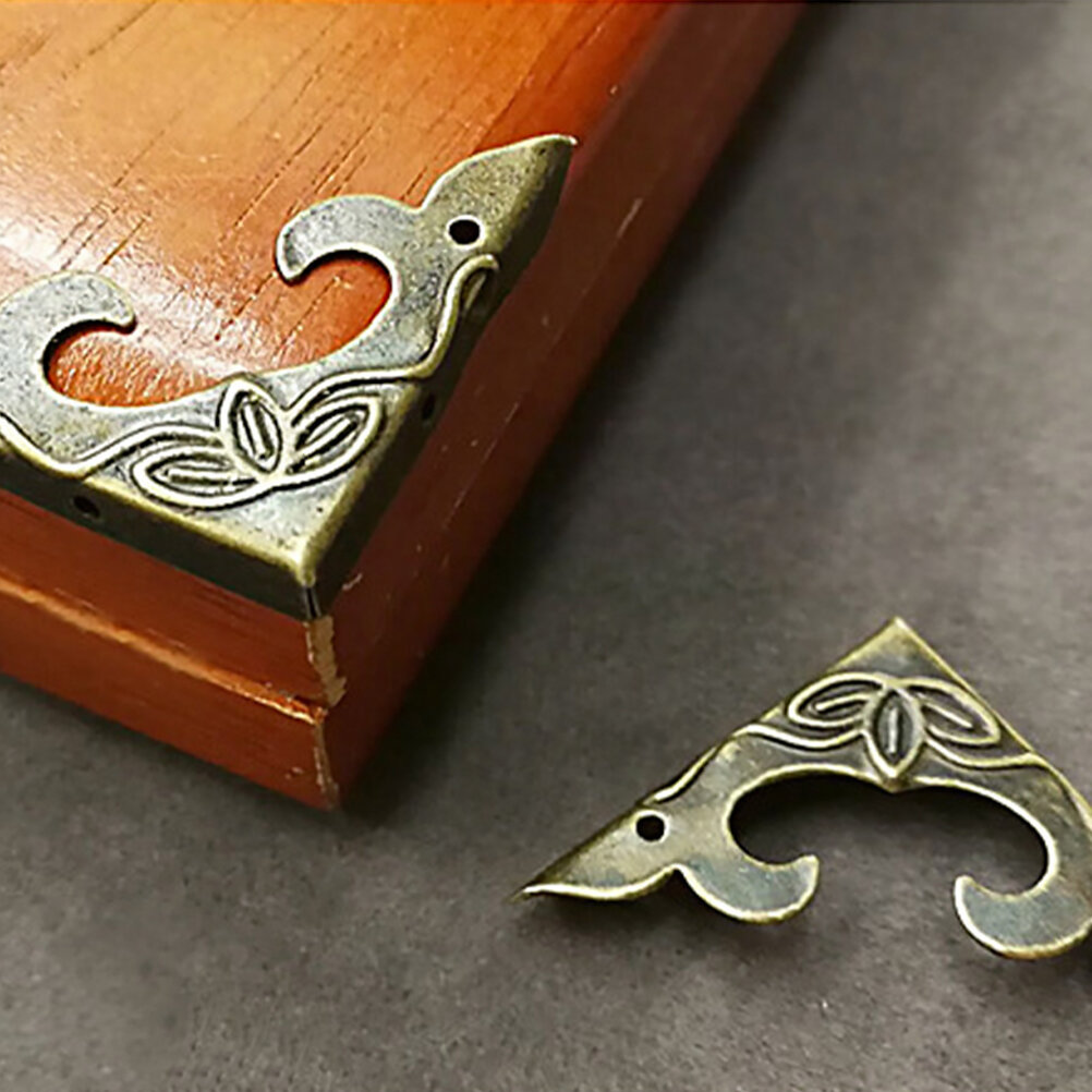 Уголок мебельный