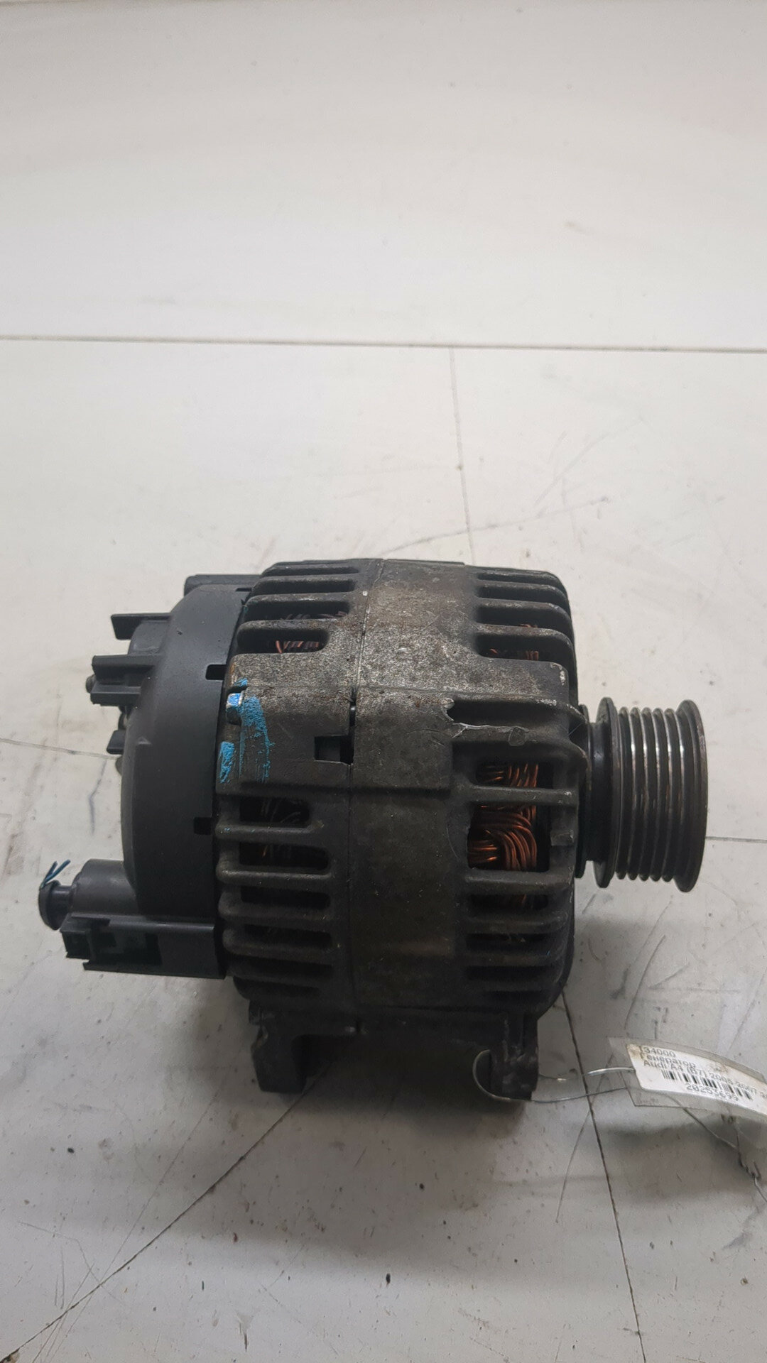 Генератор Audi A4 (B7) Б/У