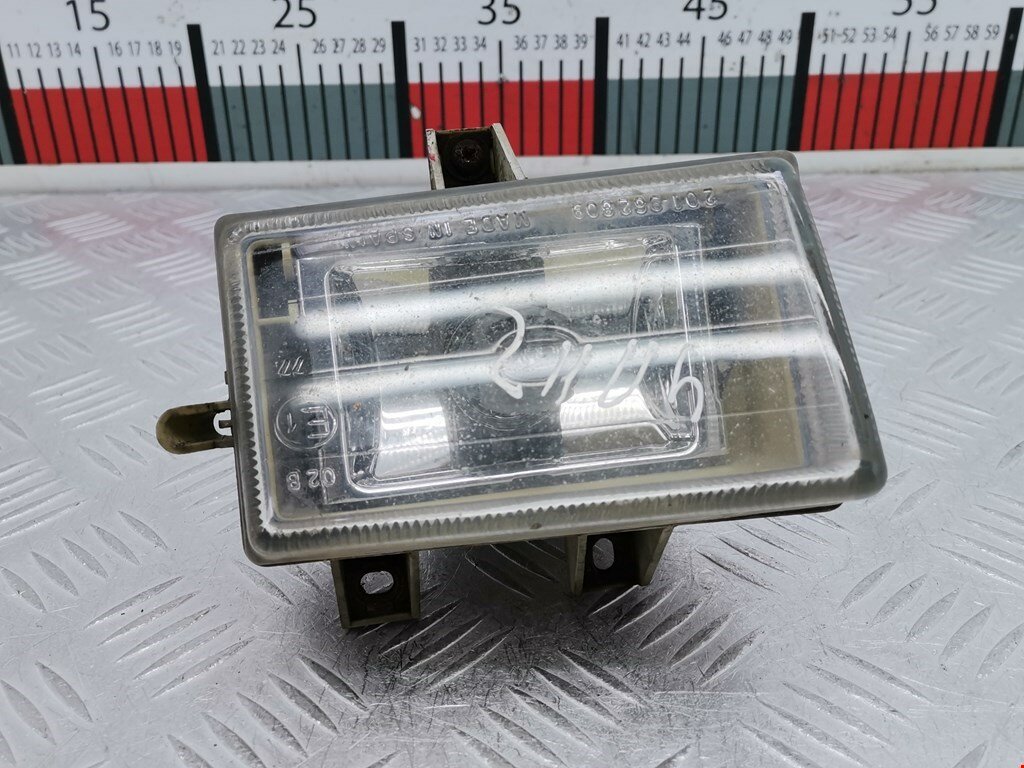 Фара противотуманная левая Volkswagen Polo 3 6N0941699A арт. 2052679
