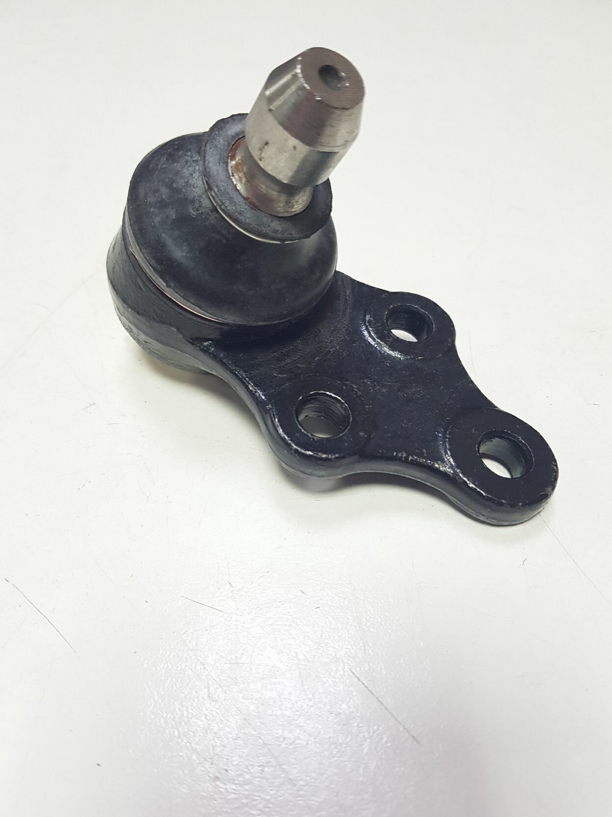 Опора шаровая (под 3 болта) Chery Cross Eastar [2.4 16V 4AT хетчбэк] B132909060