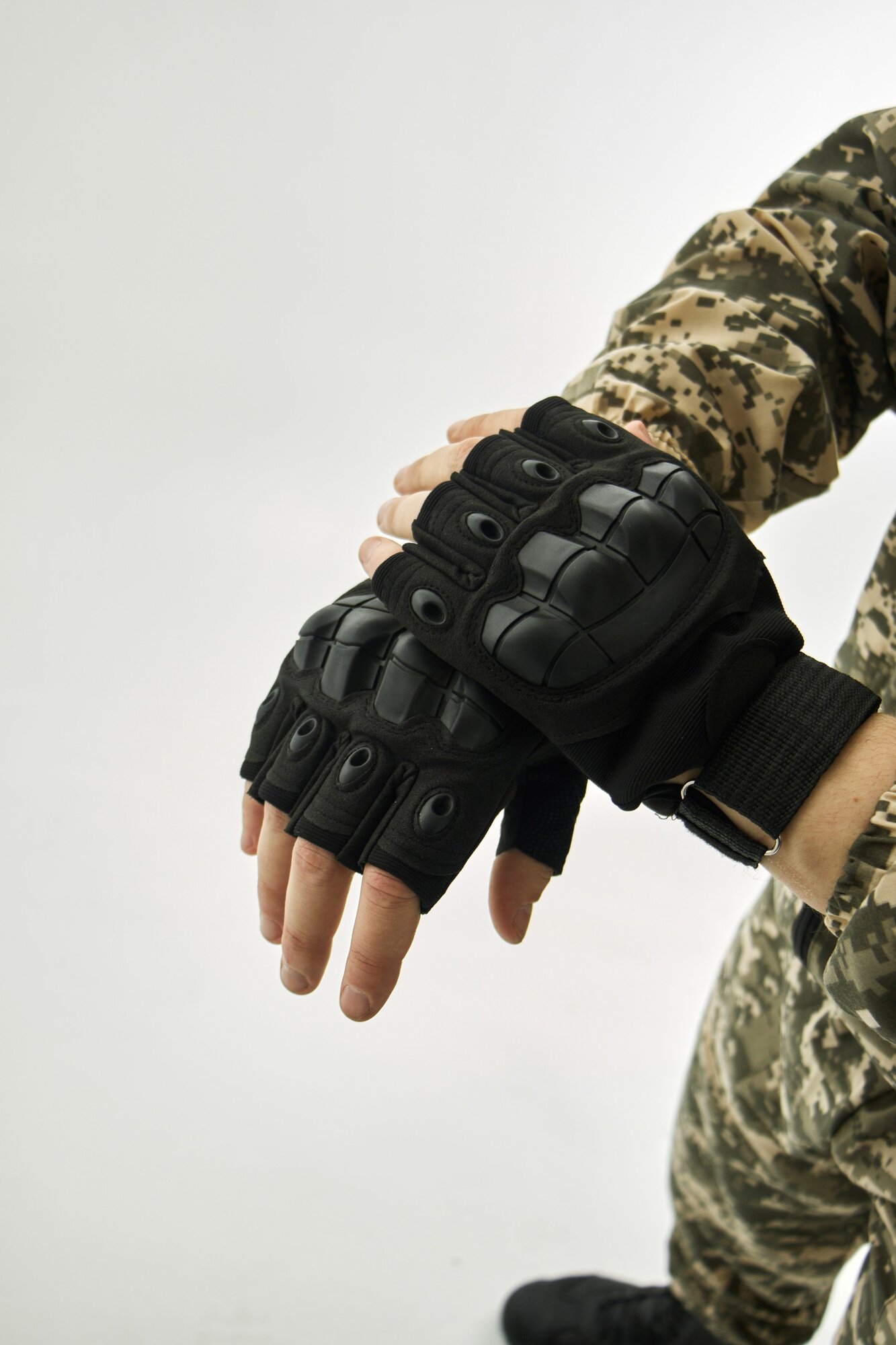 Перчатки тактические, универсальные, с открытыми пальцами