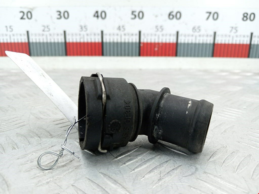 Фланец (штуцер системы охлаждения тройник) Volkswagen Golf 4 1J0122291 арт. 1852122