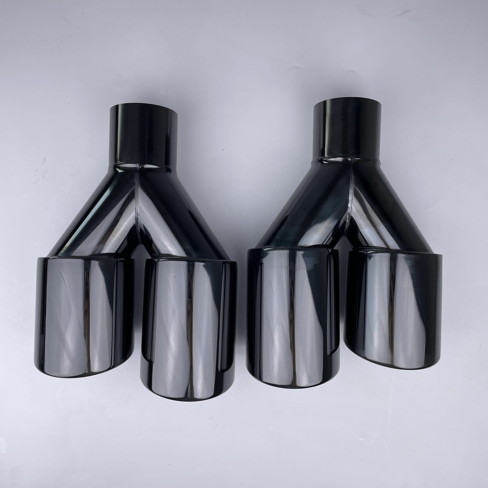 Насадки двойные для глушителя вороненые вход 63, выходы 89мм