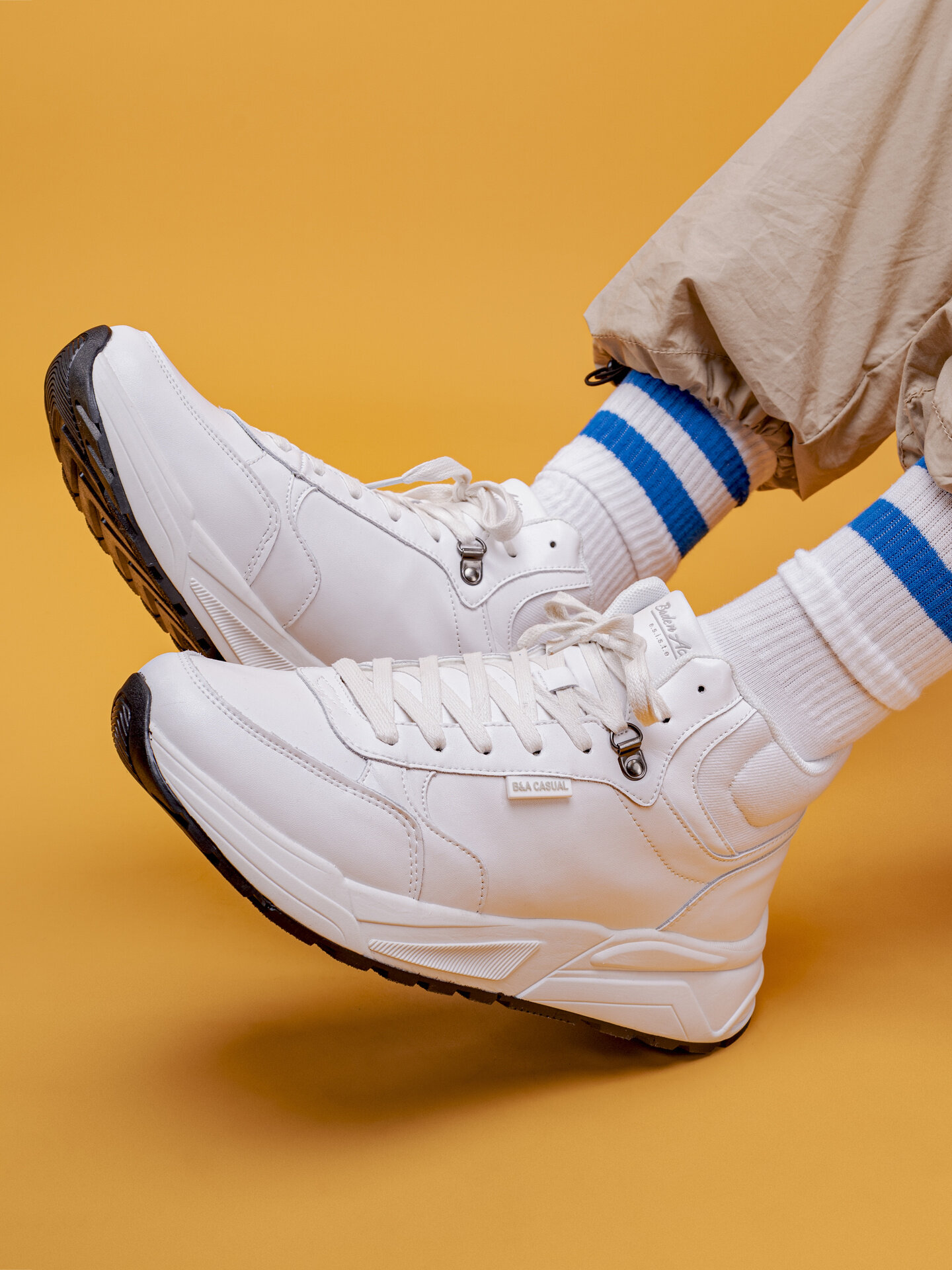 Кроссовки повседневные