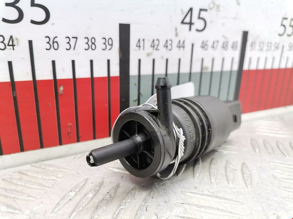 Насос (моторчик) омывателя Volkswagen Passat 5 GP 1K6955651 арт. 2119629