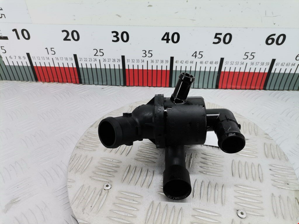 Корпус термостата Volkswagen Golf 6 03L121111AE арт. 1643728