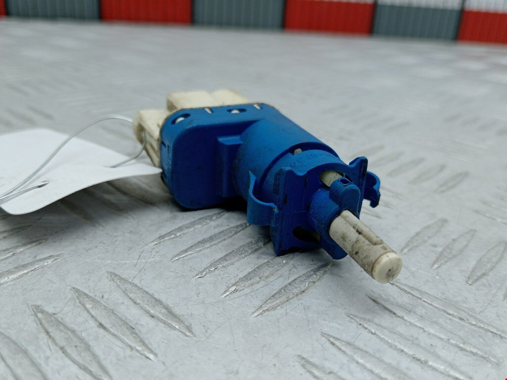 Датчик положения педали тормоза (Выключатель стоп-сигналов) Ford Focus 2 3M5T9C872AC арт. 1895993