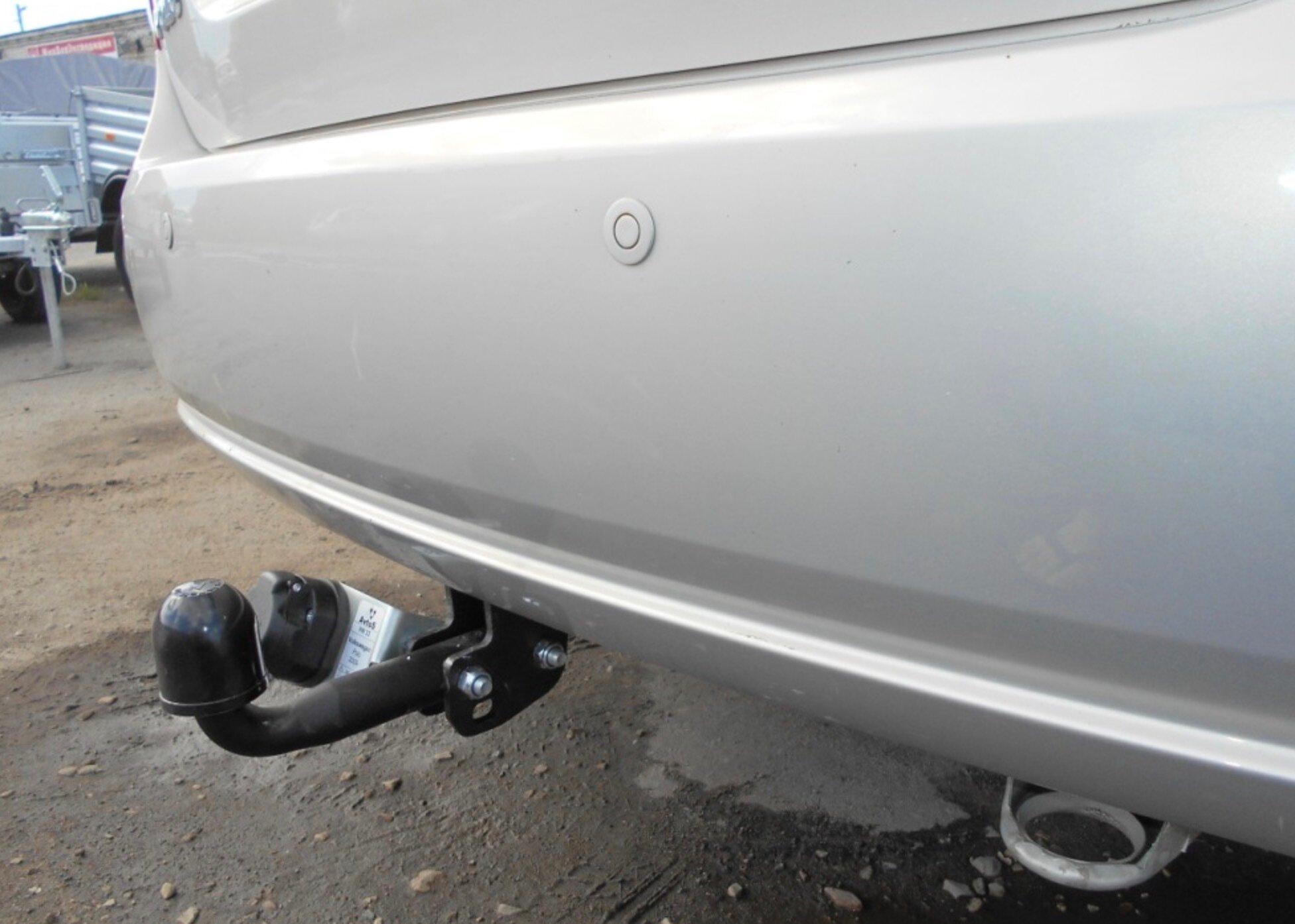 Фаркоп на VOLKSWAGEN Polo Sedan (круглая труба) 2009- (без электрики, паспорт/сертификат в комплекте) Автос. VW 33