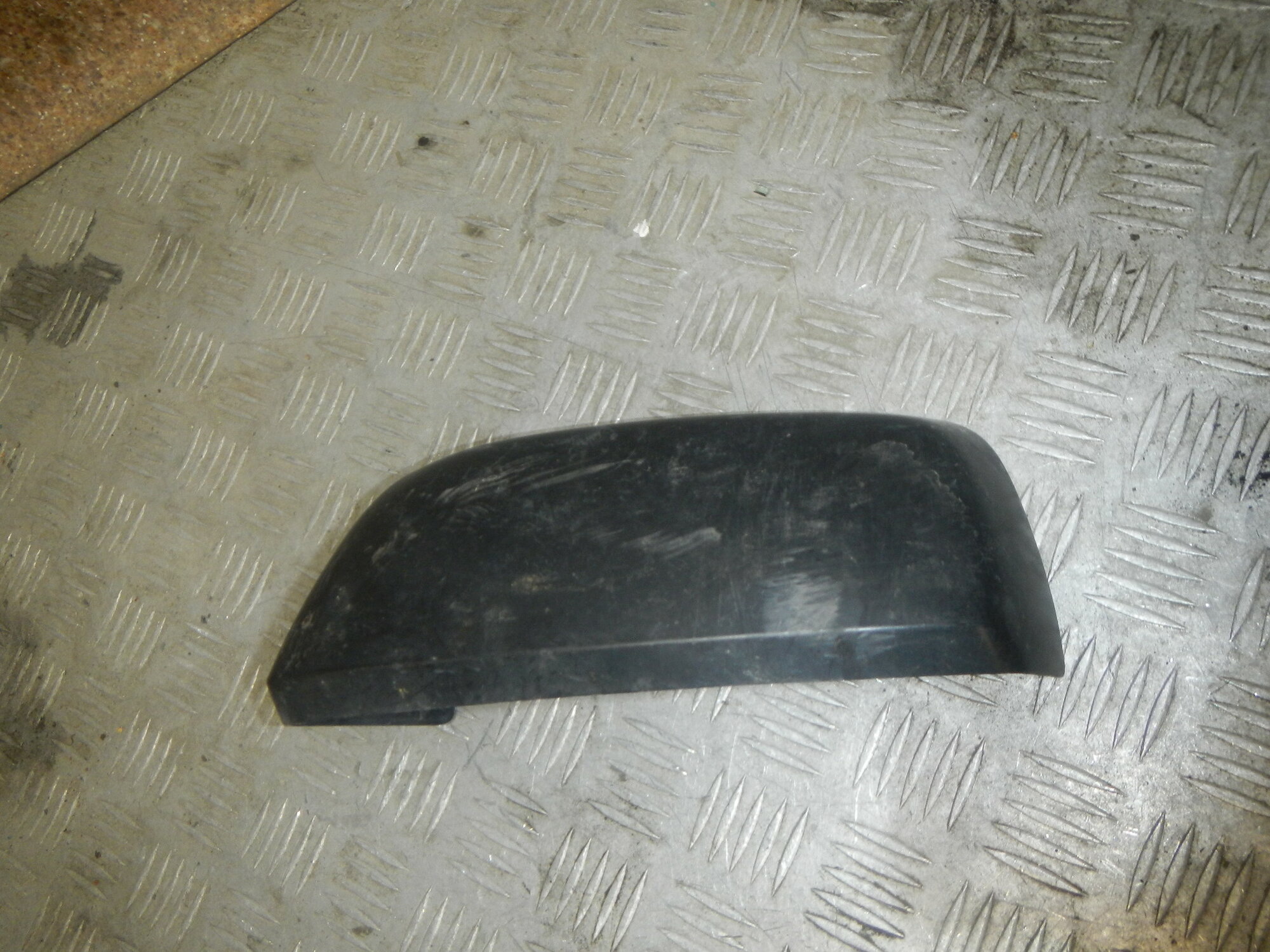 Б/У Крышка зеркала левая, ВАЗ (VAZ)-LADA NIVA LEGEND (4X4) LADA NIVA LEGEND (4x4) Царапины, сломано крепление, небольшая...