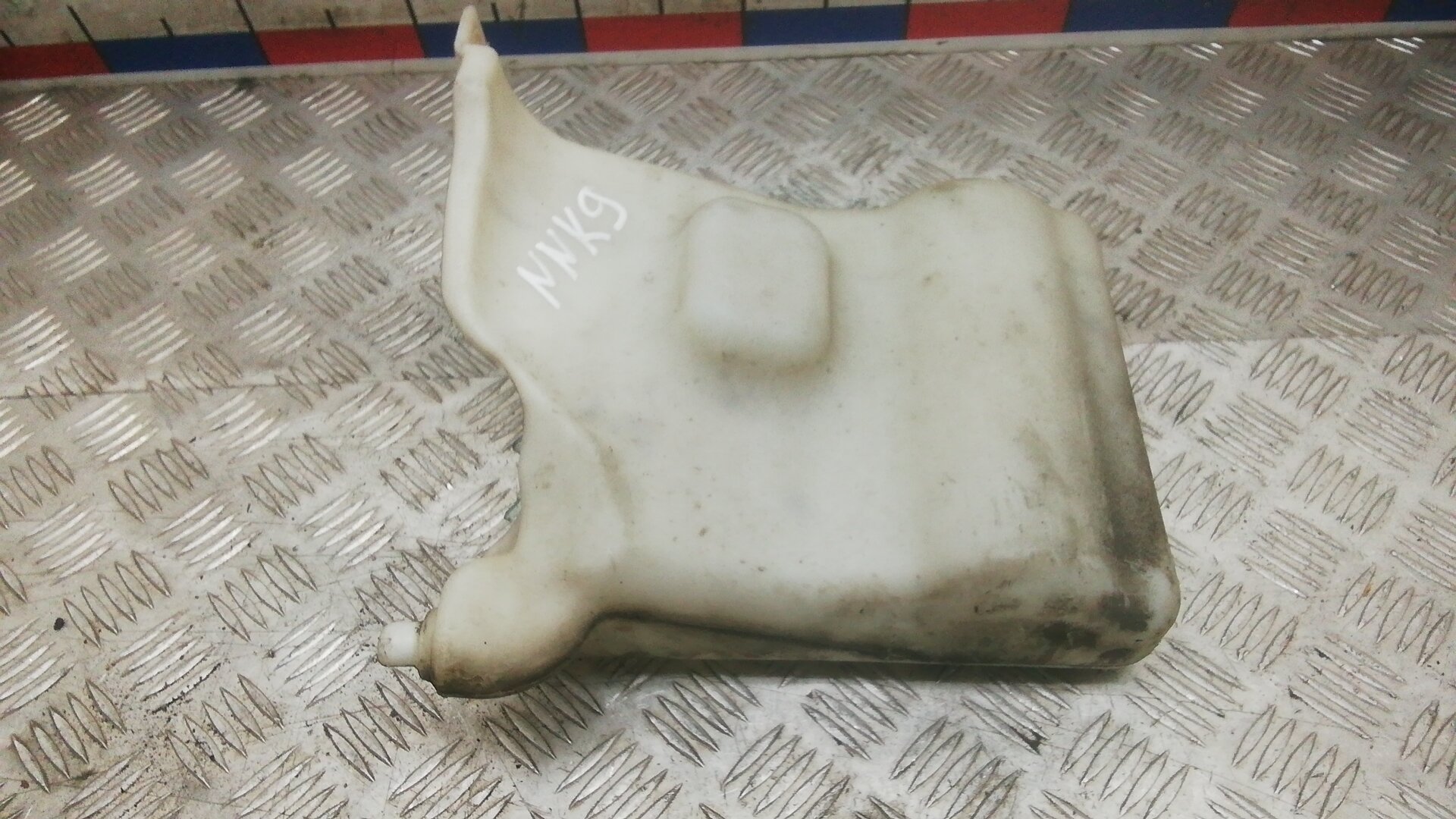 Бачок омывателя MERCEDES BENZ C-CLASS W203, Номер a2038600060