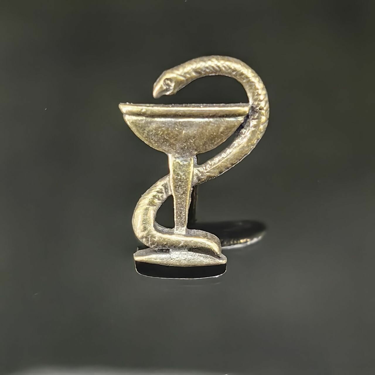 Знак фрачный медик / медицина