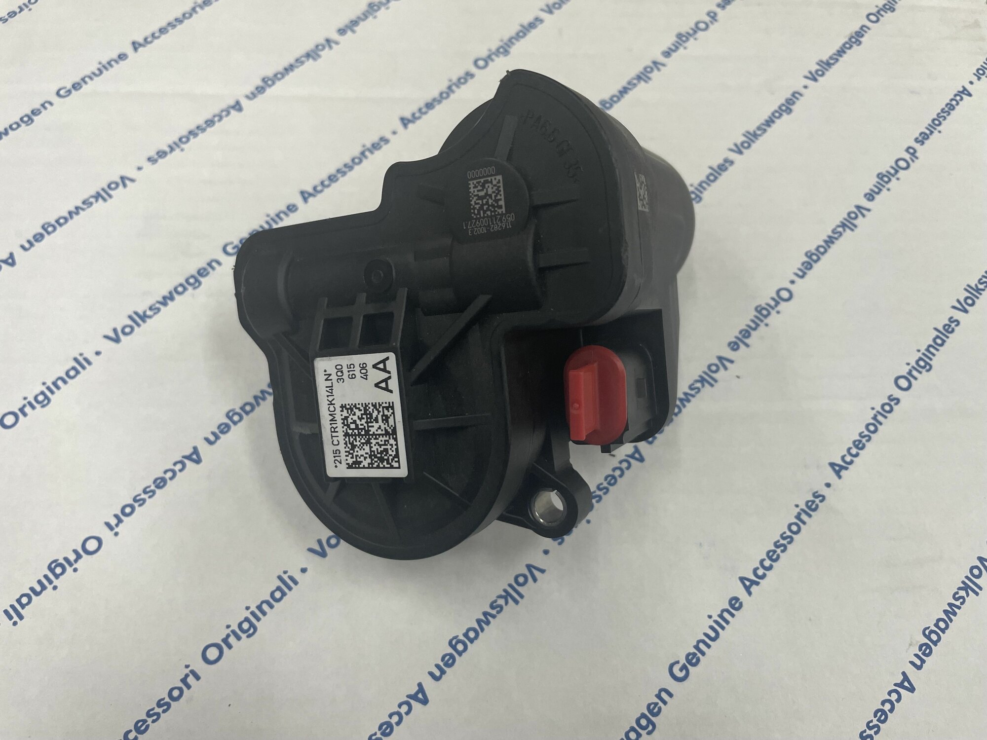 3Q0998281A VAG Моторчик стояночного тормоза правый для VW GOLF SPORTSVAN (2014>)