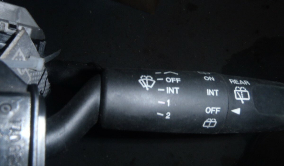 Переключатель подрулевой 3 (BK) Mazda BP4K66128